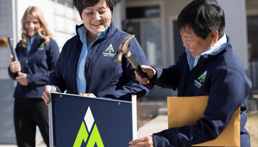 Custom Yard Signs and Lawn Signs: The Complete Buyer's Guide - Custom ...